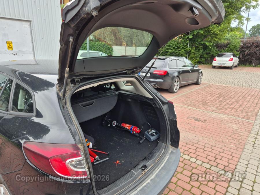 Black Renault Megane 2012 in Tallinn, with an engine capacity of 1.60 L and mileage of 167 thousand km for 4500 €, photo 9 on AUTOMOTO.COM.LV