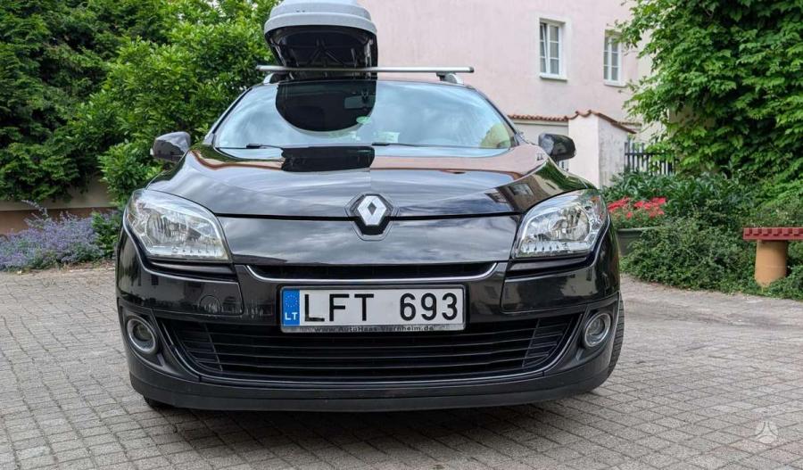 Melns Renault Megane 2012 Viļņa, ar dzinēja tilpumu 1.46 L un nobraukumu 140 tūkst. km par 3200 €, foto 3 vietnē AUTOMOTO.COM.LV