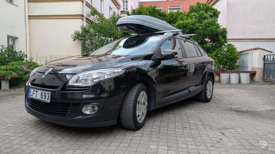 Melns Renault Megane 2012 Viļņa, ar dzinēja tilpumu 1.46 L un nobraukumu 140 tūkst. km par 3200 €, foto 4 vietnē AUTOMOTO.COM.LV