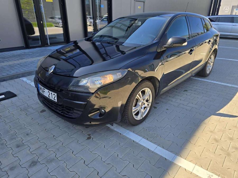 Melns Renault Megane 2012 Viļņa, ar dzinēja tilpumu 1.50 L un nobraukumu 310 tūkst. km par 1800 €, foto 1 vietnē AUTOMOTO.COM.LV