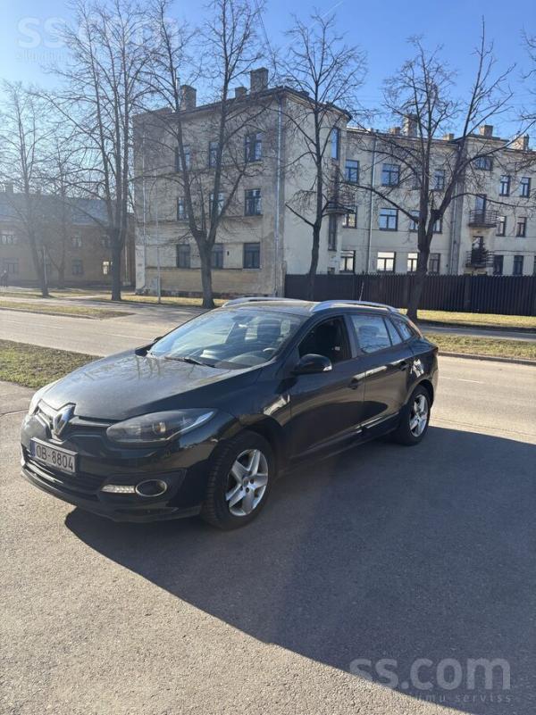 Черный Рено Меган 2013 в Рига, объемом двигателя 1.50 л и пробегом 0 тыс. км за 2100 €, фото 2 на AUTOMOTO.COM.LV