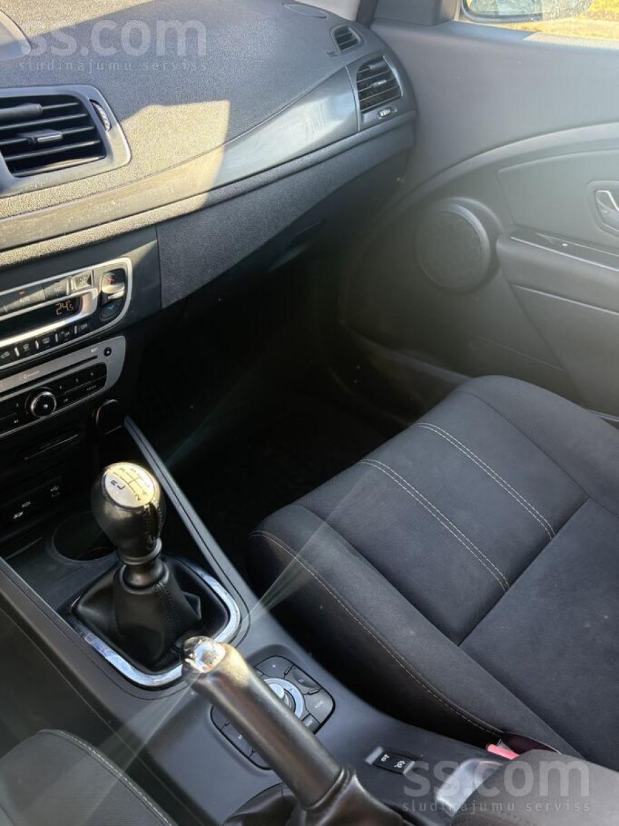 Melns Renault Megane 2013 Rīga, ar dzinēja tilpumu 1.50 L un nobraukumu 0 tūkst. km par 2100 €, foto 11 vietnē AUTOMOTO.COM.LV