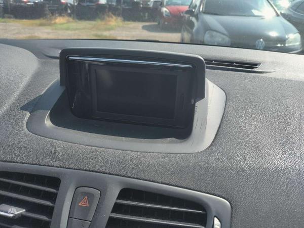 Black Renault Megane 2013 in Kaunas, with an engine capacity of 1.50 L and mileage of 280 thousand km for 4350 €, photo 6 on AUTOMOTO.COM.LV