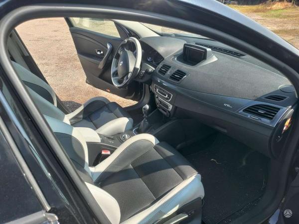 Black Renault Megane 2013 in Kaunas, with an engine capacity of 1.50 L and mileage of 280 thousand km for 4350 €, photo 8 on AUTOMOTO.COM.LV