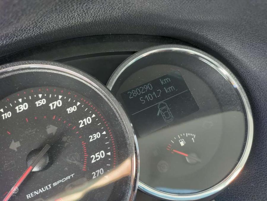 Black Renault Megane 2013 in Kaunas, with an engine capacity of 1.50 L and mileage of 280 thousand km for 4350 €, photo 15 on AUTOMOTO.COM.LV