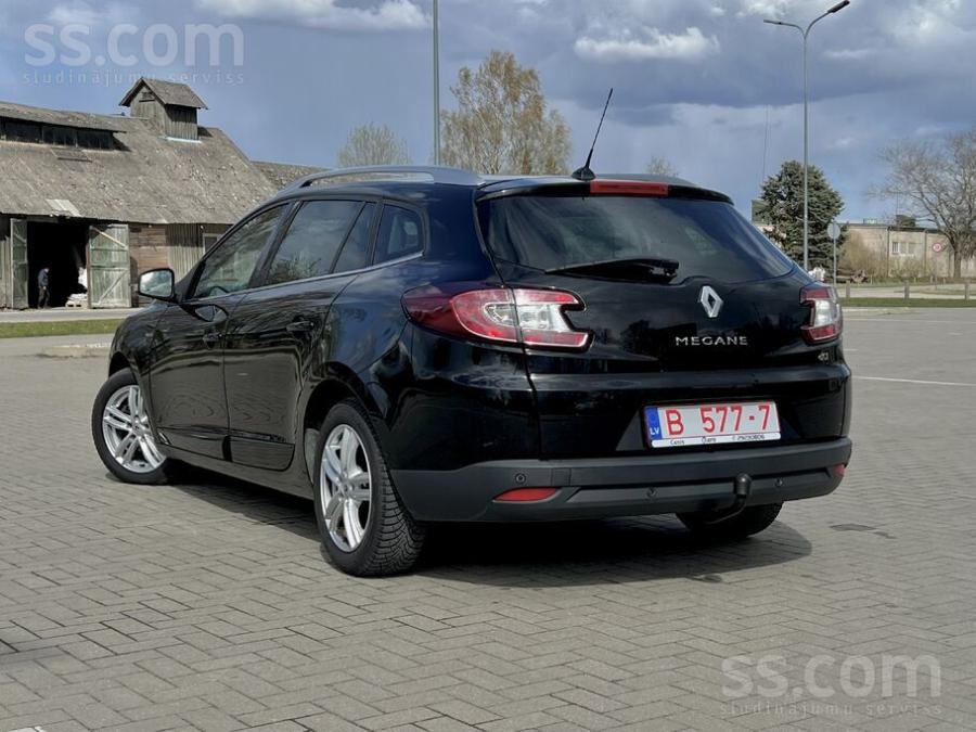 Black Renault Megane 2014 in Cesis, with an engine capacity of 1.60 L and mileage of 0 thousand km for 5350 €, photo 3 on AUTOMOTO.COM.LV