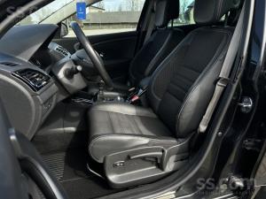 Black Renault Megane 2014 in Cesis, with an engine capacity of 1.60 L and mileage of 0 thousand km for 5350 €, photo 9 on AUTOMOTO.COM.LV