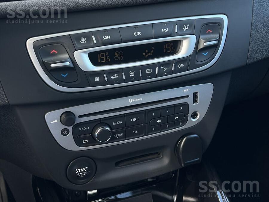 Black Renault Megane 2014 in Cesis, with an engine capacity of 1.60 L and mileage of 0 thousand km for 5350 €, photo 18 on AUTOMOTO.COM.LV