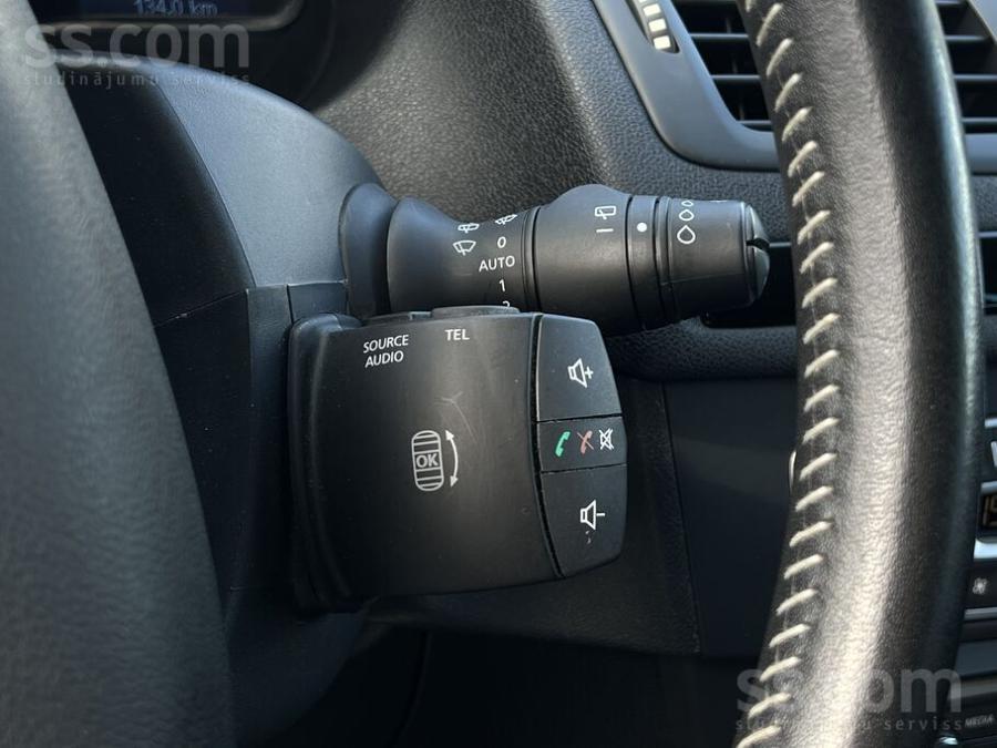 Black Renault Megane 2014 in Cesis, with an engine capacity of 1.60 L and mileage of 0 thousand km for 5350 €, photo 21 on AUTOMOTO.COM.LV