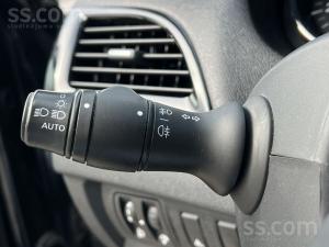 Black Renault Megane 2014 in Cesis, with an engine capacity of 1.60 L and mileage of 0 thousand km for 5350 €, photo 22 on AUTOMOTO.COM.LV