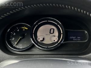 Black Renault Megane 2014 in Cesis, with an engine capacity of 1.60 L and mileage of 0 thousand km for 5350 €, photo 26 on AUTOMOTO.COM.LV