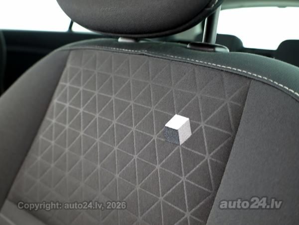 Melns Renault Megane 2015 Tallina, ar dzinēja tilpumu 1.20 L un nobraukumu 163 tūkst. km par 3699 €, foto 9 vietnē AUTOMOTO.COM.LV