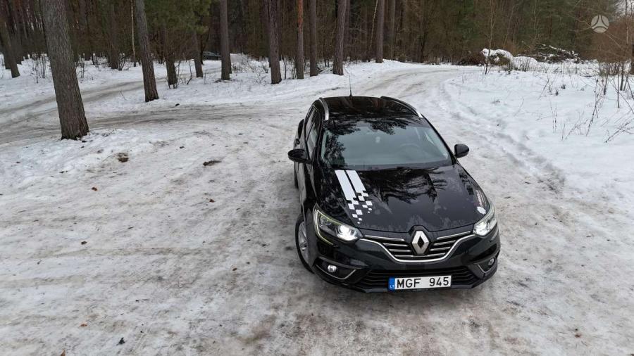 Black Renault Megane 2017 in Vilnius, with an engine capacity of 1.60 L and mileage of 197 thousand km for 6600 €, photo 1 on AUTOMOTO.COM.LV