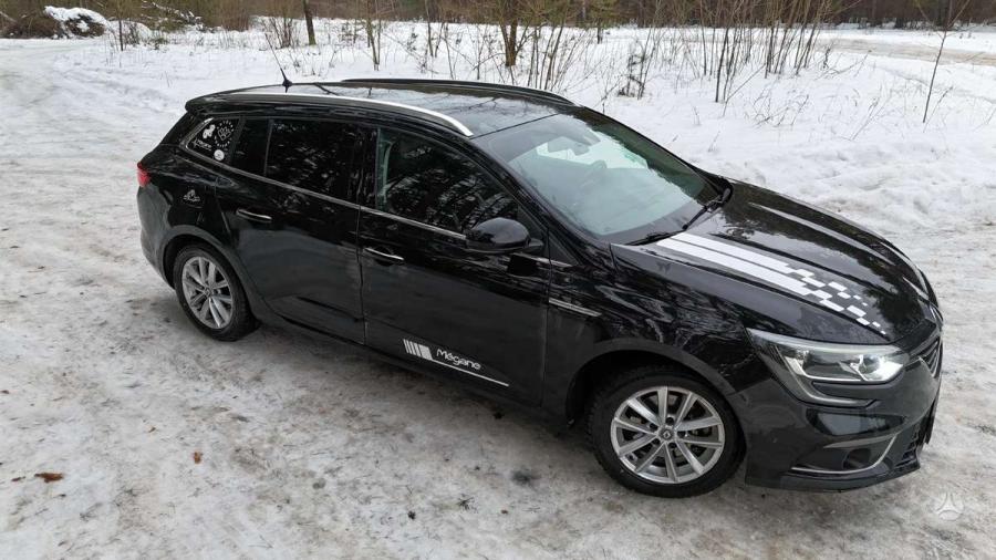 Black Renault Megane 2017 in Vilnius, with an engine capacity of 1.60 L and mileage of 197 thousand km for 6600 €, photo 5 on AUTOMOTO.COM.LV