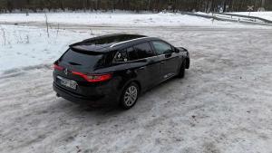 Black Renault Megane 2017 in Vilnius, with an engine capacity of 1.60 L and mileage of 197 thousand km for 6600 €, photo 8 on AUTOMOTO.COM.LV