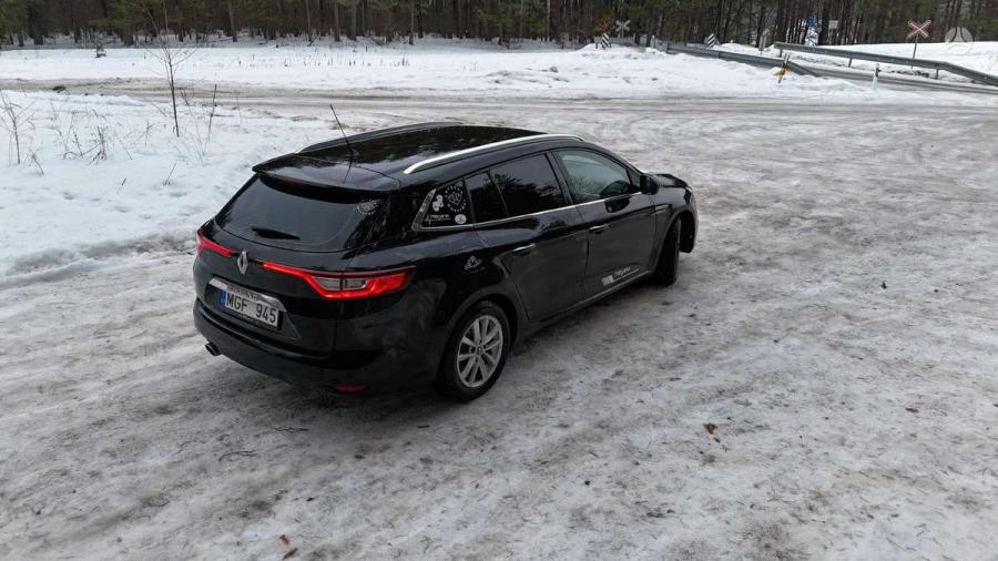 Black Renault Megane 2017 in Vilnius, with an engine capacity of 1.60 L and mileage of 197 thousand km for 6600 €, photo 8 on AUTOMOTO.COM.LV
