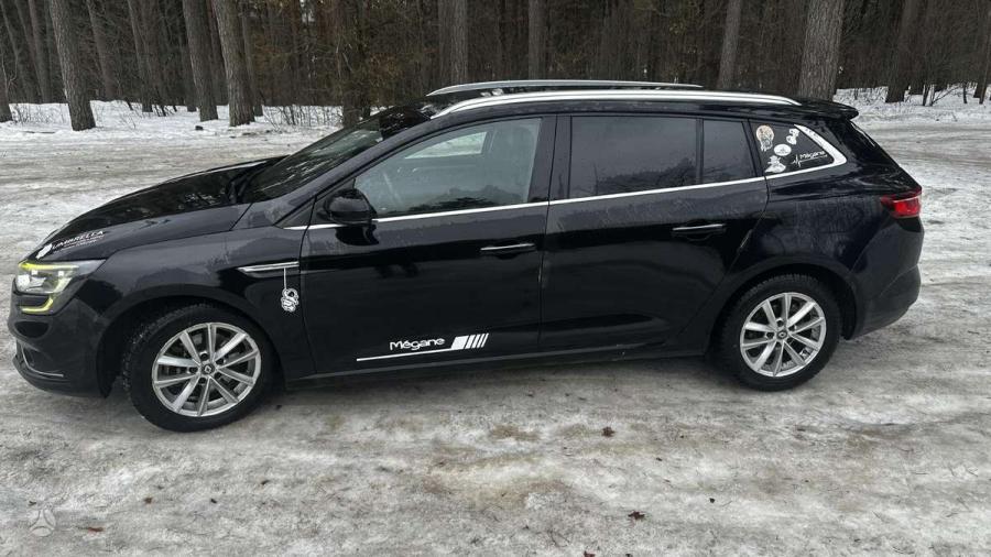 Black Renault Megane 2017 in Vilnius, with an engine capacity of 1.60 L and mileage of 197 thousand km for 6600 €, photo 17 on AUTOMOTO.COM.LV