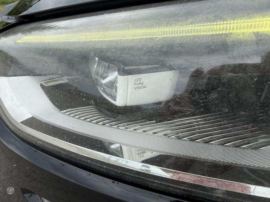 Black Renault Megane 2017 in Taurage, with an engine capacity of 1.60 L and mileage of 265 thousand km for 5400 €, photo 13 on AUTOMOTO.COM.LV