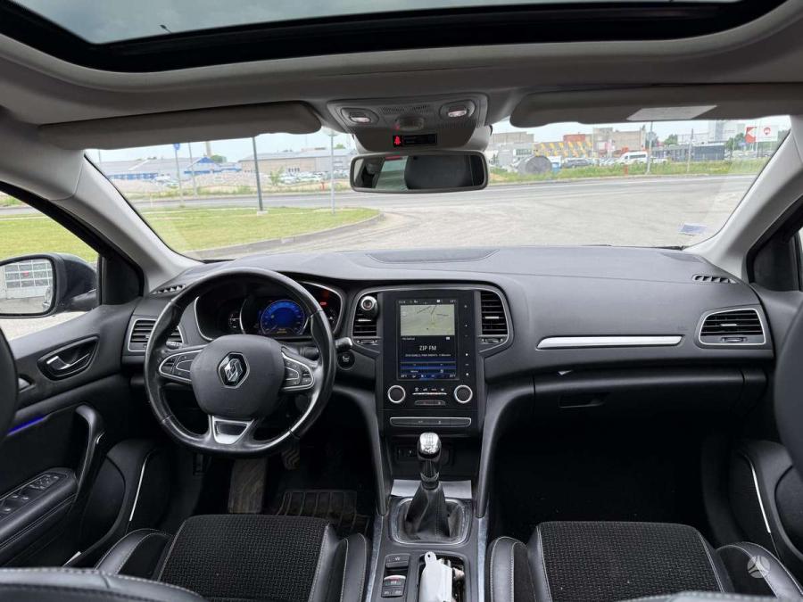Black Renault Megane 2017 in Taurage, with an engine capacity of 1.60 L and mileage of 265 thousand km for 5400 €, photo 14 on AUTOMOTO.COM.LV