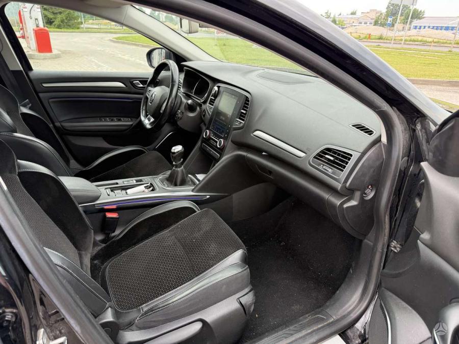 Black Renault Megane 2017 in Taurage, with an engine capacity of 1.60 L and mileage of 265 thousand km for 5400 €, photo 16 on AUTOMOTO.COM.LV