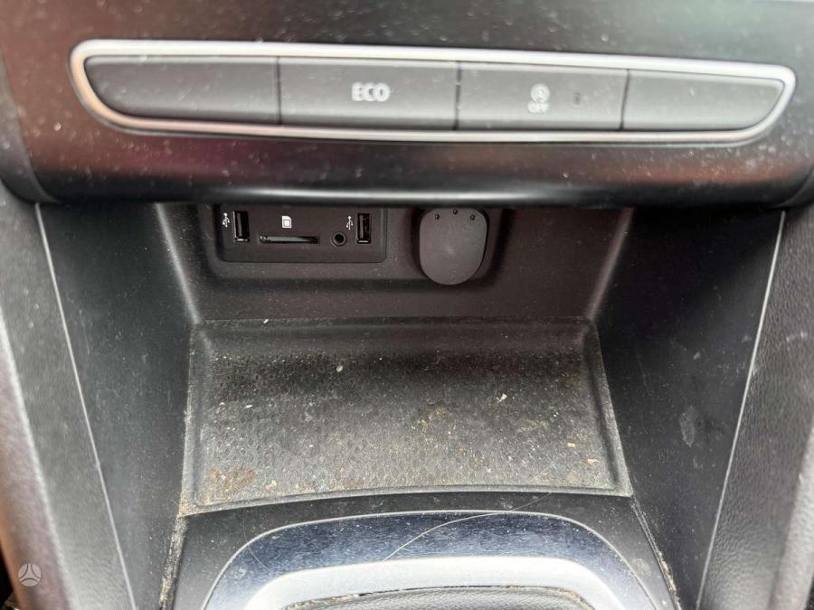 Black Renault Megane 2017 in Taurage, with an engine capacity of 1.60 L and mileage of 265 thousand km for 5400 €, photo 22 on AUTOMOTO.COM.LV