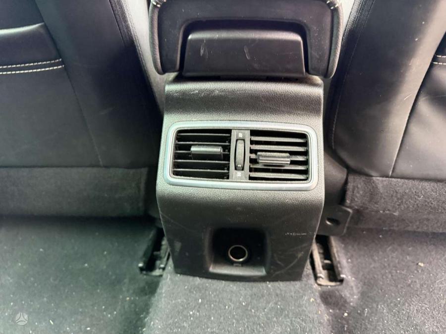 Black Renault Megane 2017 in Taurage, with an engine capacity of 1.60 L and mileage of 265 thousand km for 5400 €, photo 25 on AUTOMOTO.COM.LV