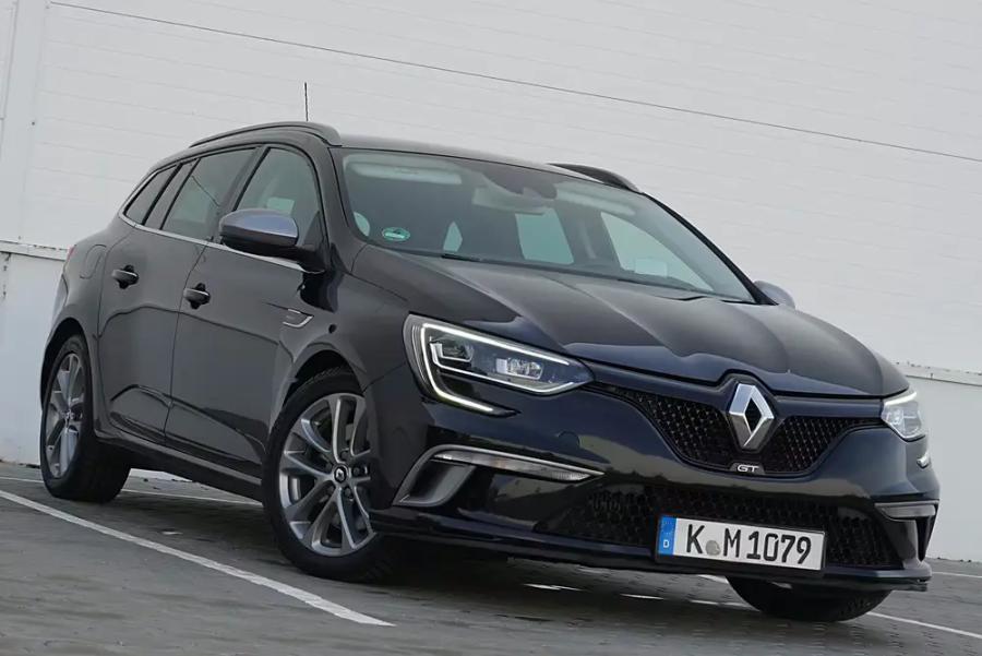 Black Renault Megane 2017 in Riga, with an engine capacity of 1.60 L and mileage of 187 thousand km for 7600 €, photo 3 on AUTOMOTO.COM.LV