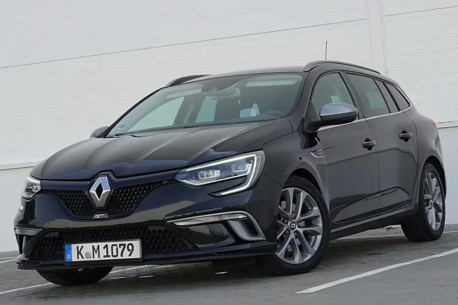 Black Renault Megane 2017 in Riga, with an engine capacity of 1.60 L and mileage of 187 thousand km for 7600 €, photo 4 on AUTOMOTO.COM.LV