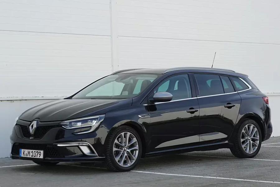 Black Renault Megane 2017 in Riga, with an engine capacity of 1.60 L and mileage of 187 thousand km for 7600 €, photo 5 on AUTOMOTO.COM.LV