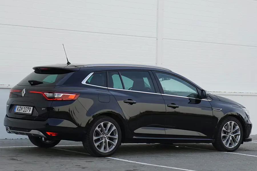 Black Renault Megane 2017 in Riga, with an engine capacity of 1.60 L and mileage of 187 thousand km for 7600 €, photo 8 on AUTOMOTO.COM.LV
