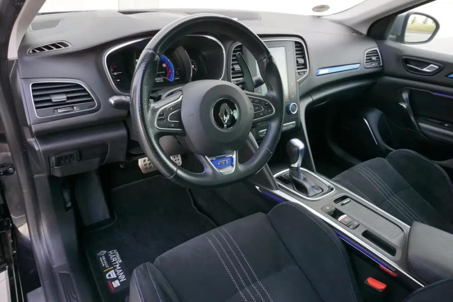 Black Renault Megane 2017 in Riga, with an engine capacity of 1.60 L and mileage of 187 thousand km for 7600 €, photo 14 on AUTOMOTO.COM.LV
