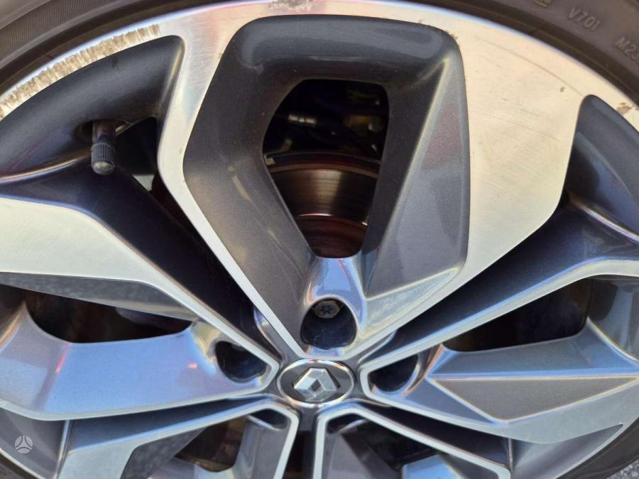 Black Renault Megane 2017 in Vilnius, with an engine capacity of 1.60 L and mileage of 164 thousand km for 8900 €, photo 30 on AUTOMOTO.COM.LV