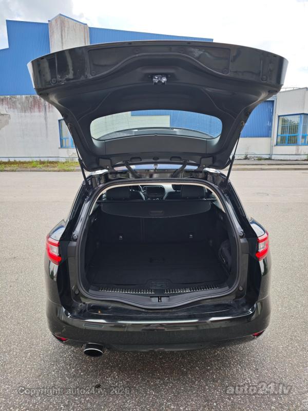 Black Renault Megane 2017 in Tallinn, with an engine capacity of 1.20 L and mileage of 142 thousand km for 7799 €, photo 8 on AUTOMOTO.COM.LV
