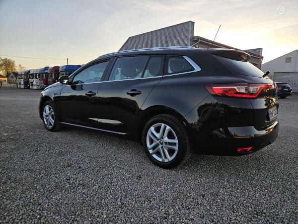 Black Renault Megane 2017 in Radviliskis, with an engine capacity of 1.46 L and mileage of 285 thousand km for 5550 €, photo 3 on AUTOMOTO.COM.LV