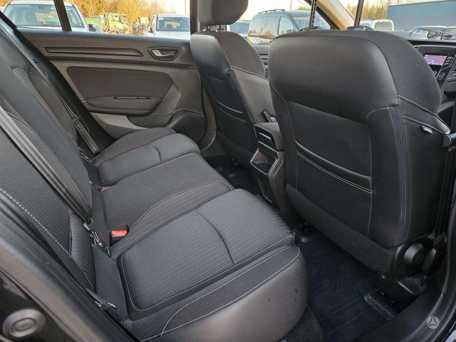 Black Renault Megane 2017 in Radviliskis, with an engine capacity of 1.46 L and mileage of 285 thousand km for 5550 €, photo 15 on AUTOMOTO.COM.LV