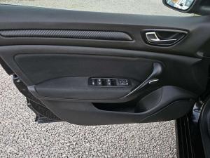 Black Renault Megane 2017 in Radviliskis, with an engine capacity of 1.46 L and mileage of 285 thousand km for 5550 €, photo 33 on AUTOMOTO.COM.LV