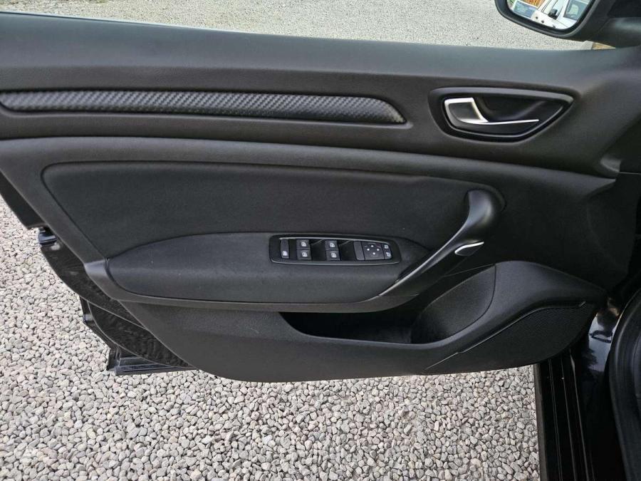 Black Renault Megane 2017 in Radviliskis, with an engine capacity of 1.46 L and mileage of 285 thousand km for 5550 €, photo 33 on AUTOMOTO.COM.LV