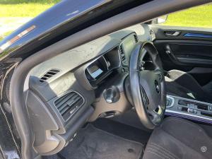 Black Renault Megane 2017 in Kaunas, with an engine capacity of 1.20 L and mileage of 207 thousand km for 6950 €, photo 17 on AUTOMOTO.COM.LV