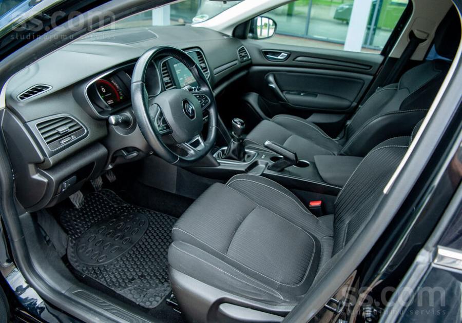 Black Renault Megane 2017 in Cesis, with an engine capacity of 1.20 L and mileage of 112 thousand km for 7950 €, photo 13 on AUTOMOTO.COM.LV