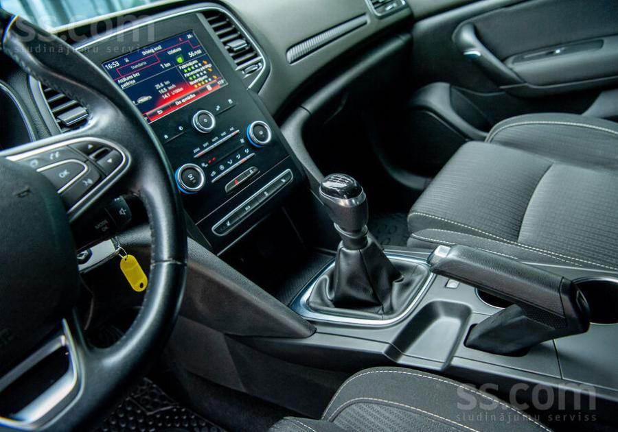 Black Renault Megane 2017 in Cesis, with an engine capacity of 1.20 L and mileage of 112 thousand km for 7950 €, photo 16 on AUTOMOTO.COM.LV