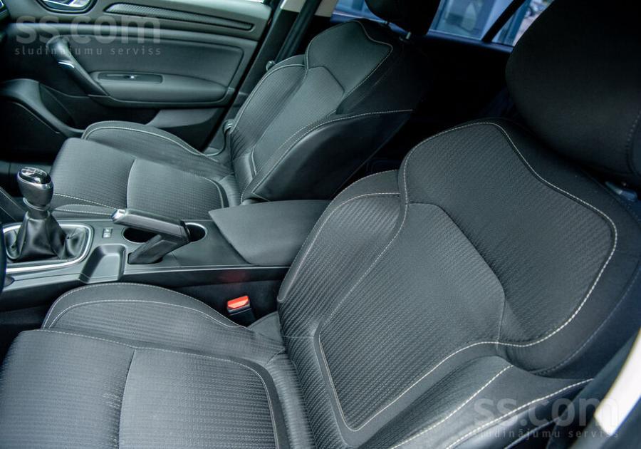 Black Renault Megane 2017 in Cesis, with an engine capacity of 1.20 L and mileage of 112 thousand km for 7950 €, photo 18 on AUTOMOTO.COM.LV