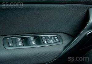 Black Renault Megane 2017 in Cesis, with an engine capacity of 1.20 L and mileage of 112 thousand km for 7950 €, photo 21 on AUTOMOTO.COM.LV