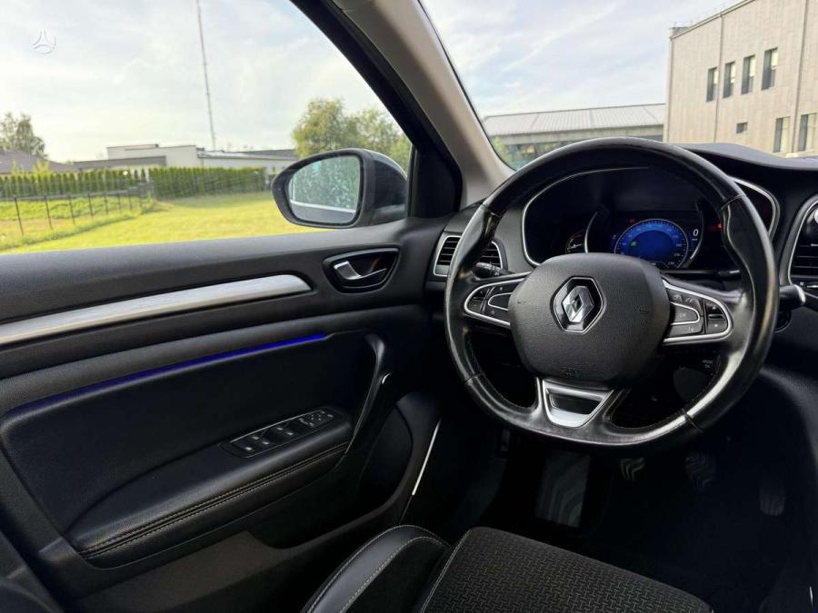 Melns Renault Megane 2017 Tauragė, ar dzinēja tilpumu 1.60 L un nobraukumu 265 tūkst. km par 5900 €, foto 19 vietnē AUTOMOTO.COM.LV