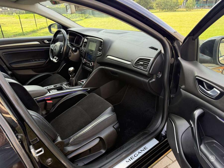 Melns Renault Megane 2017 Tauragė, ar dzinēja tilpumu 1.60 L un nobraukumu 265 tūkst. km par 5900 €, foto 20 vietnē AUTOMOTO.COM.LV