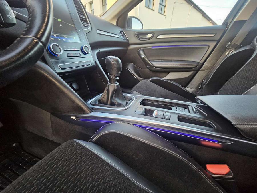 Melns Renault Megane 2017 Radviliškis, ar dzinēja tilpumu 1.60 L un nobraukumu 264 tūkst. km par 6100 €, foto 44 vietnē AUTOMOTO.COM.LV