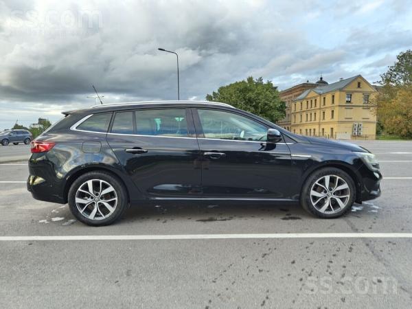 Black Renault Megane 2017 in Riga, with an engine capacity of 1.50 L and mileage of 319 thousand km for 6600 €, photo 9 on AUTOMOTO.COM.LV
