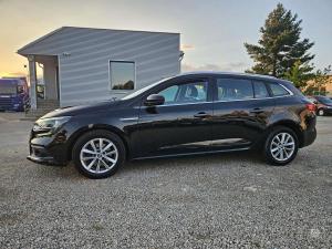 Black Renault Megane 2017 in Vilnius, with an engine capacity of 1.60 L and mileage of 246 thousand km for 6000 €, photo 4 on AUTOMOTO.COM.LV