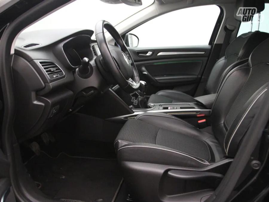 Black Renault Megane 2019 in Vilnius, with an engine capacity of 1.30 L and mileage of 151 thousand km for 9399 €, photo 5 on AUTOMOTO.COM.LV