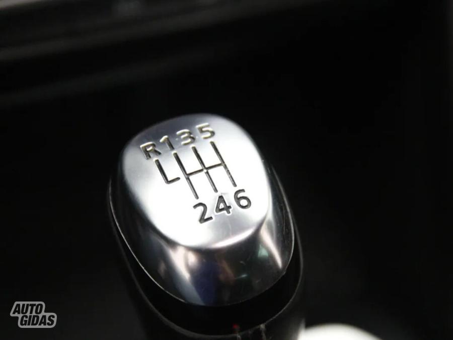 Black Renault Megane 2019 in Vilnius, with an engine capacity of 1.30 L and mileage of 151 thousand km for 9399 €, photo 30 on AUTOMOTO.COM.LV
