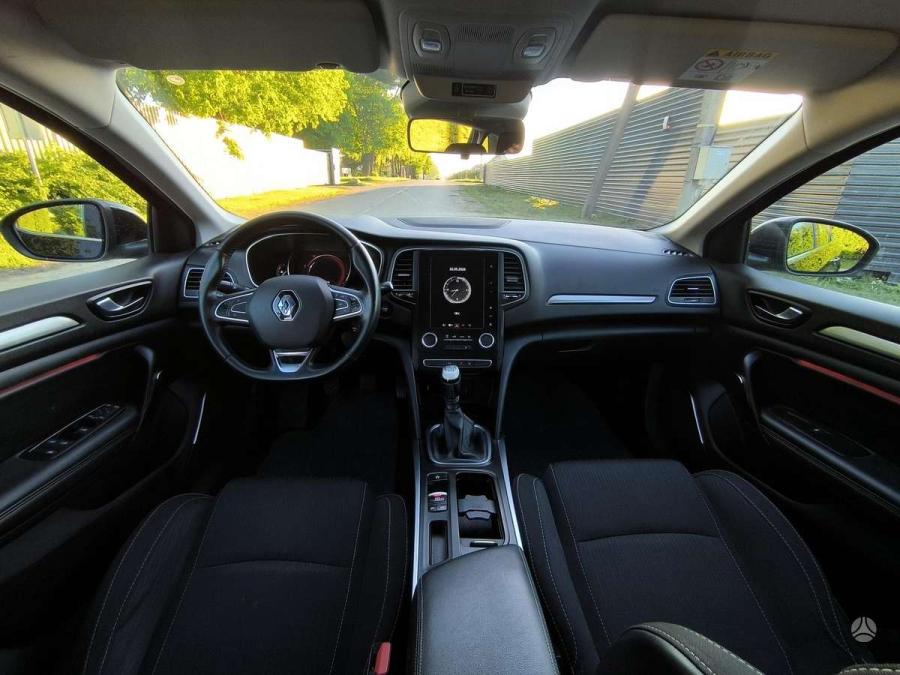 Black Renault Megane 2020 in Marijampole, with an engine capacity of 1.46 L and mileage of 231 thousand km for 6500 €, photo 11 on AUTOMOTO.COM.LV